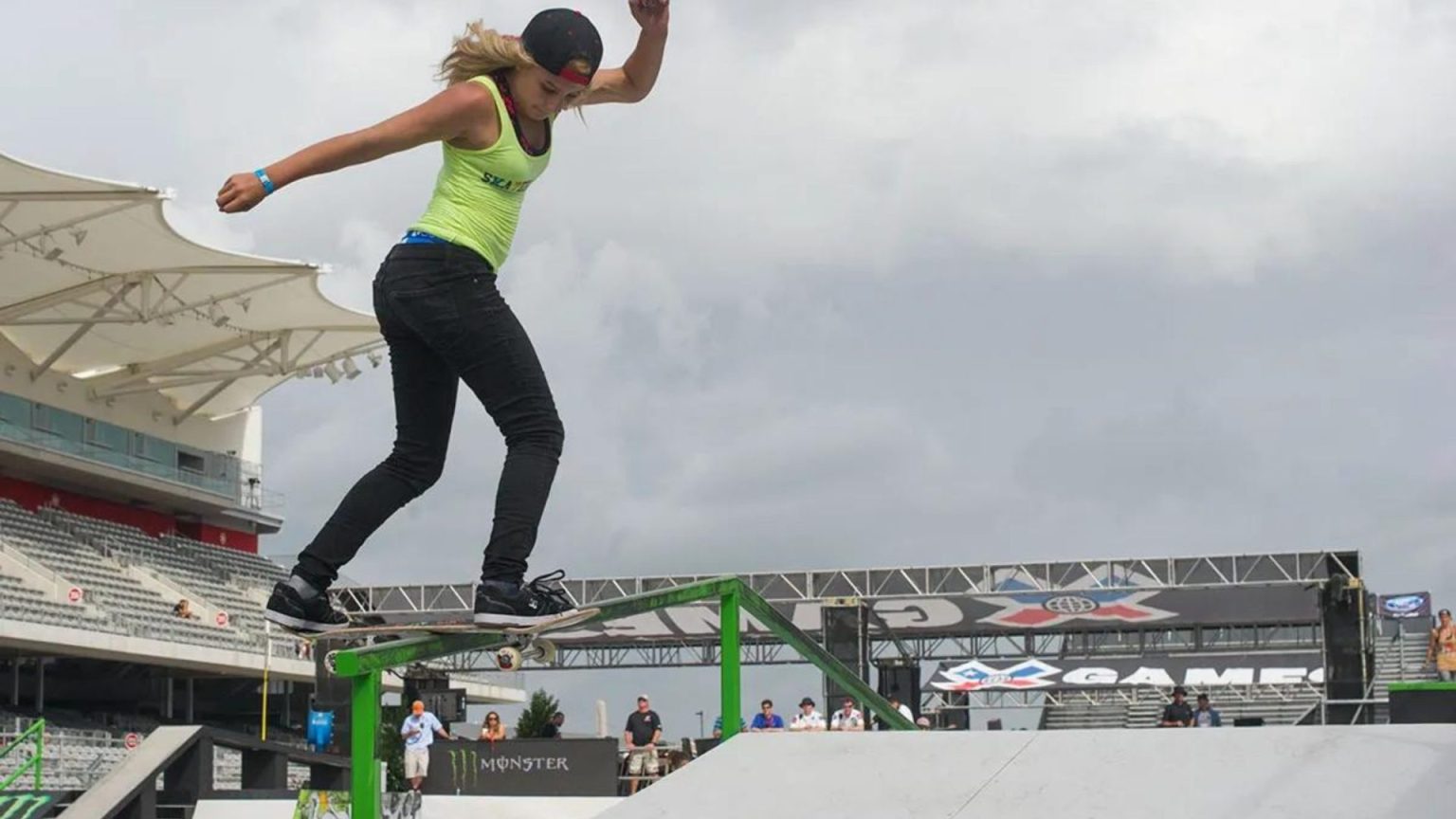 15 Best Female Skateboarders of All Time Who Rule Skatepark